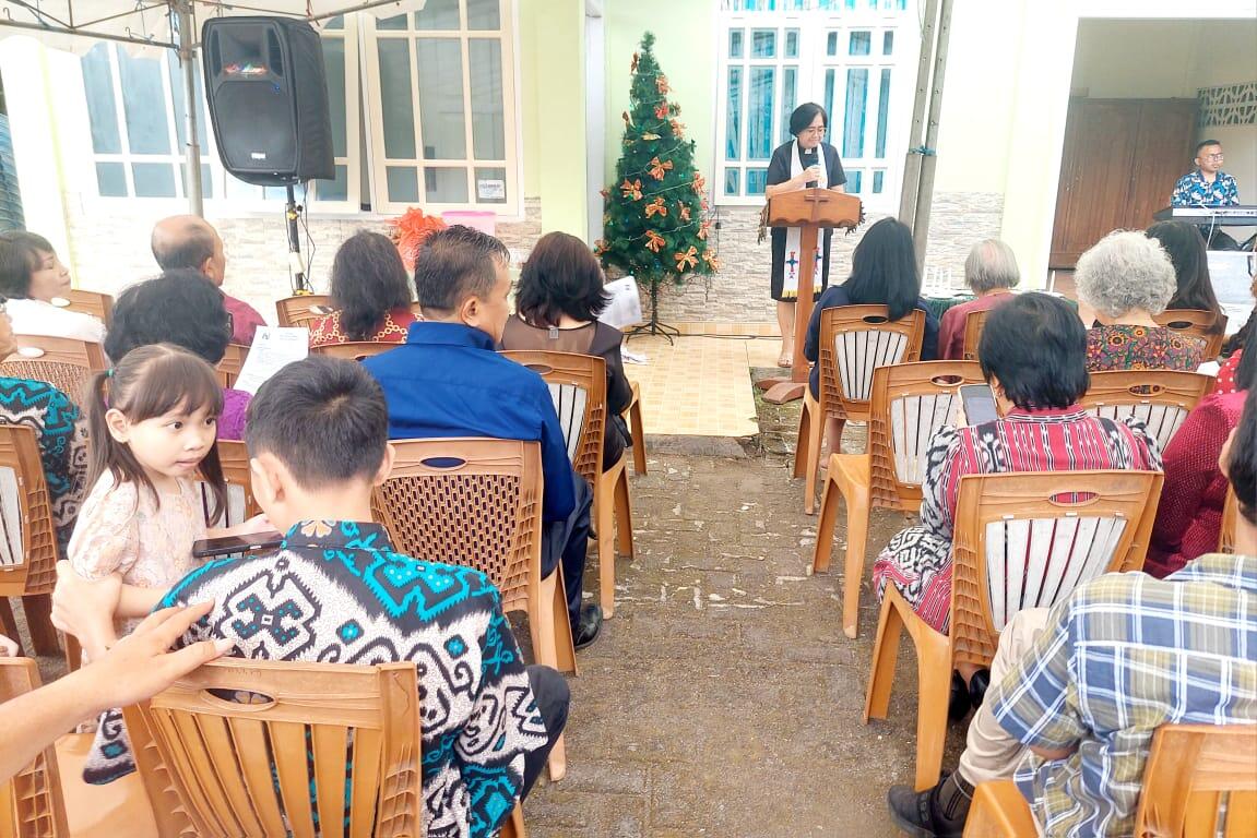 Gema Natal 2025 di Woloan II: Momentum Rekonsiliasi Kekeluargaan dan ...